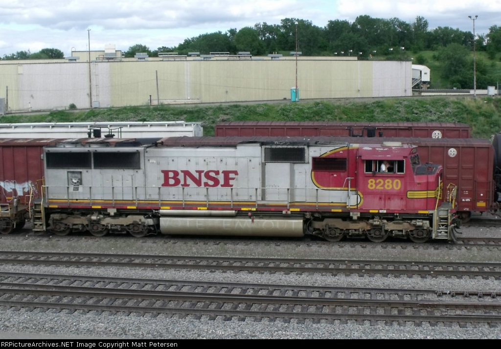 BNSF 8280